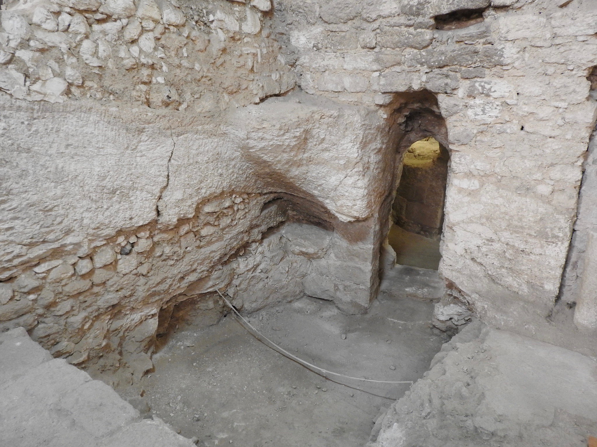 Inside the first-century cave house (© Gregory Jenks) « See The Holy Land