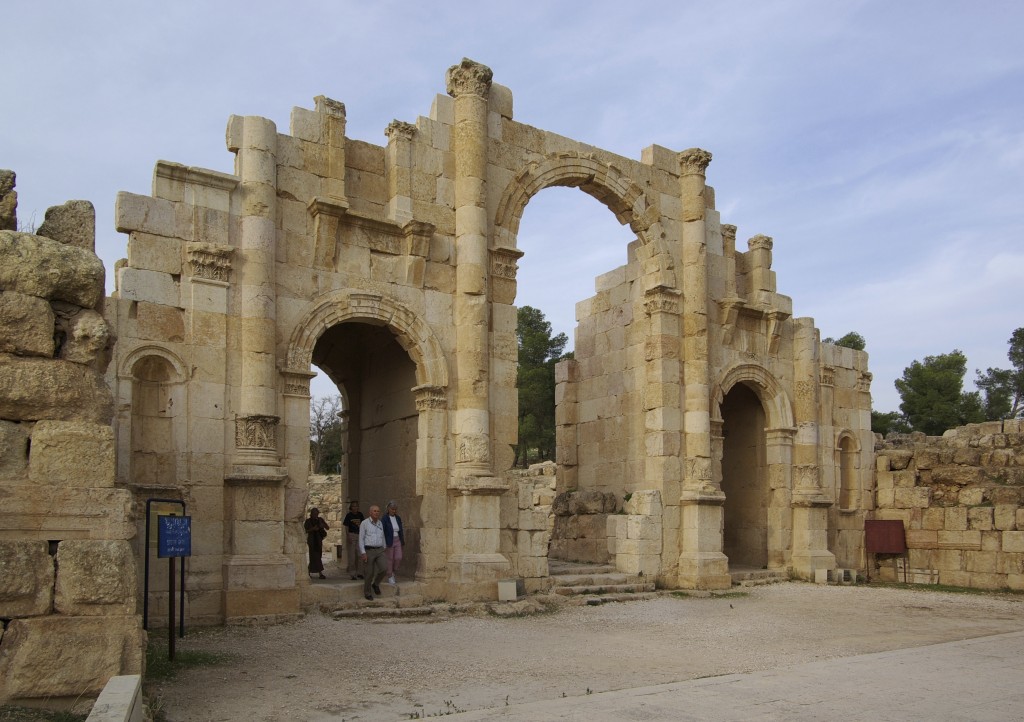 South Gate at Jerash (Berthold Werner / Wikimedia) « See The Holy Land